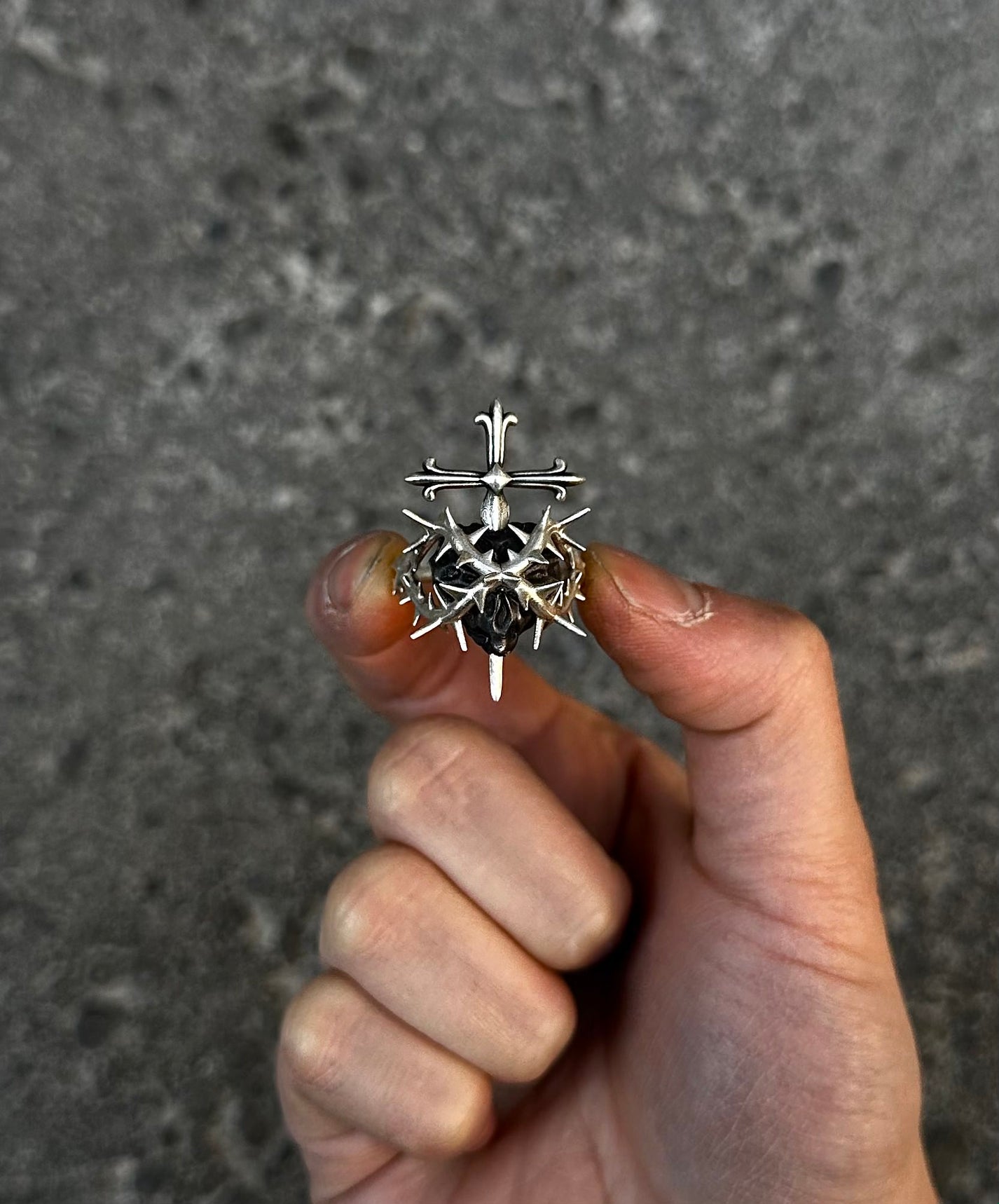 Cross & Heart Ring – Project Comte