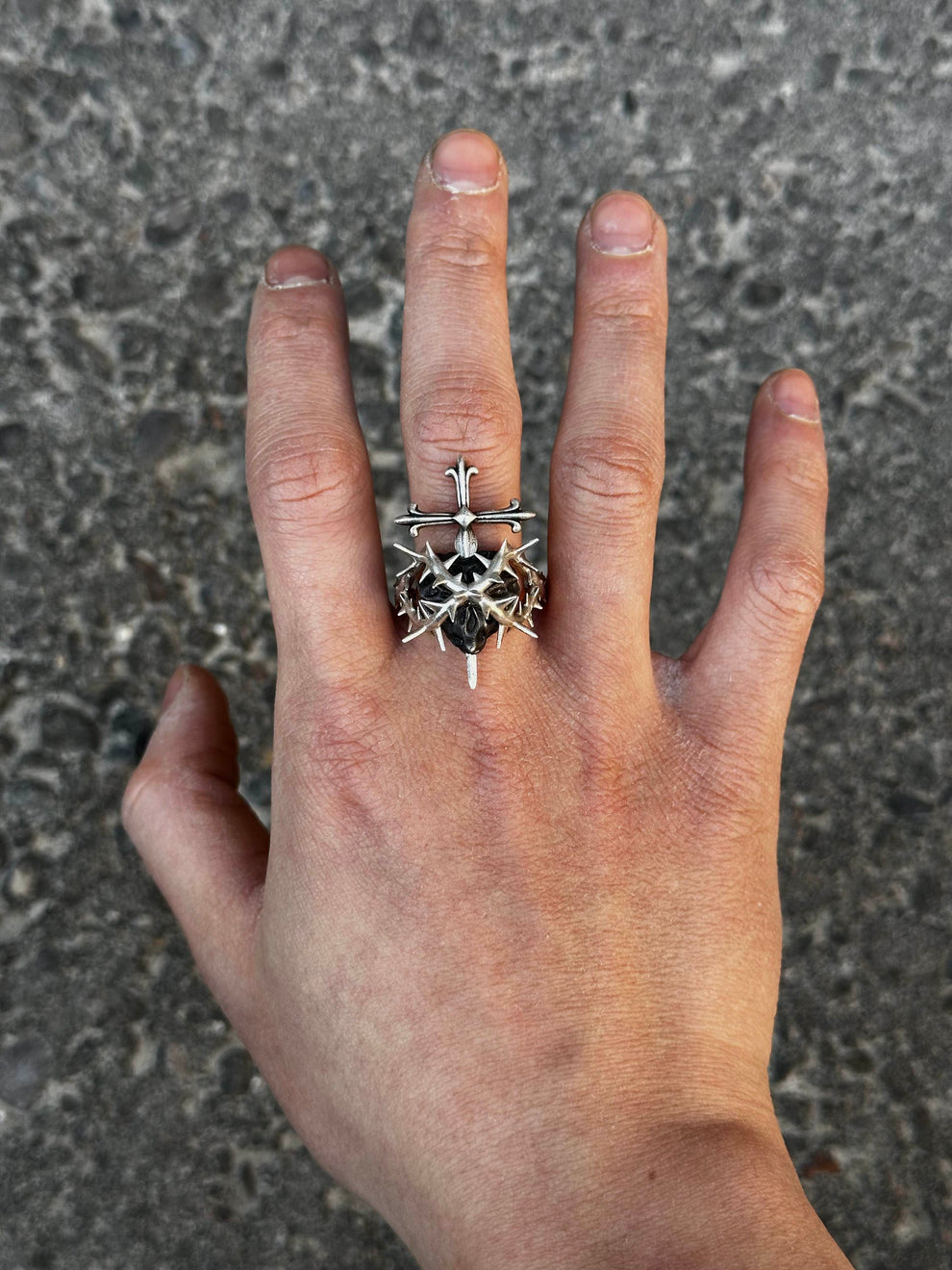 Cross & Heart Ring – Project Comte