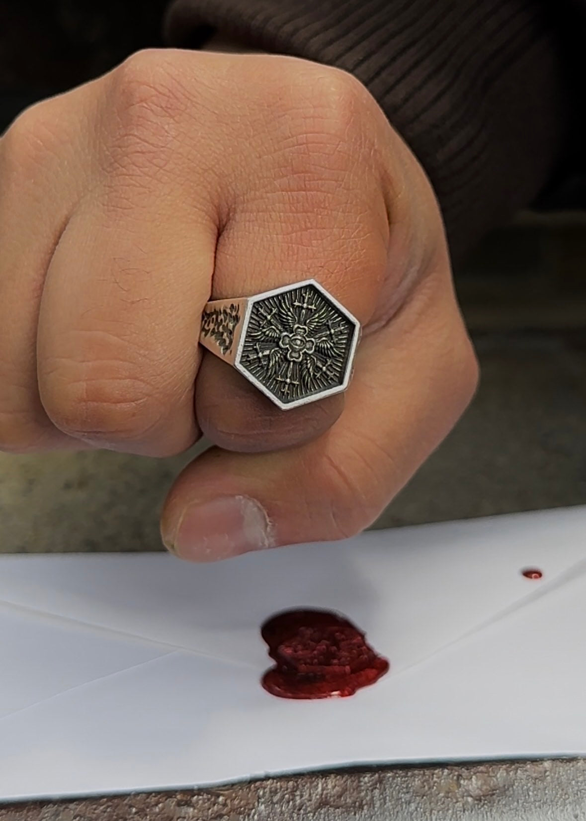 Stamp ring – Project Comte