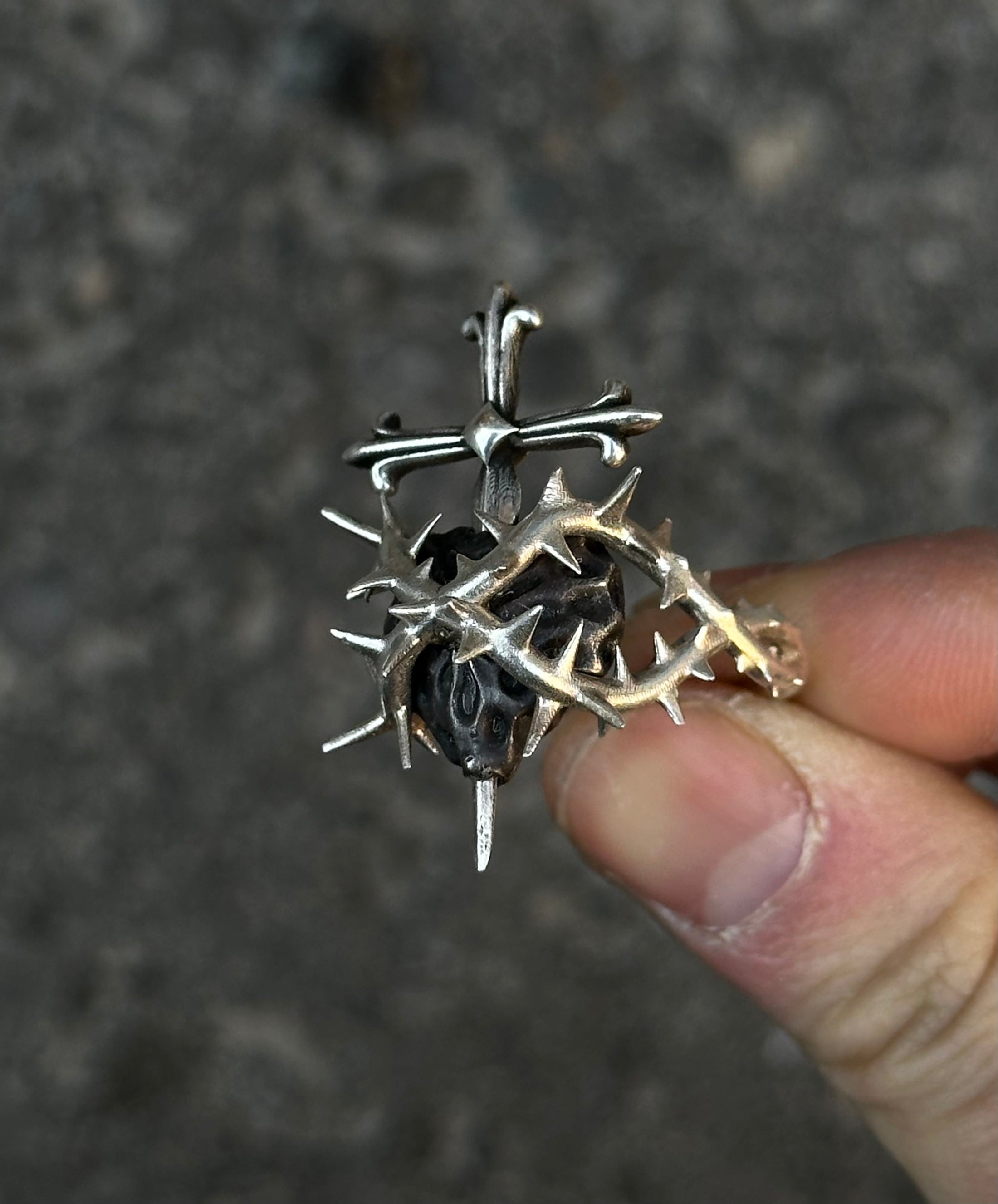 Cross & Heart Ring – Project Comte
